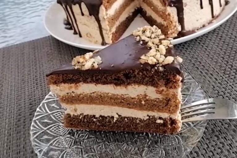 MORATE JE PROBATI: Torta za svečane prilike sa orasima i kafom, mekana ...